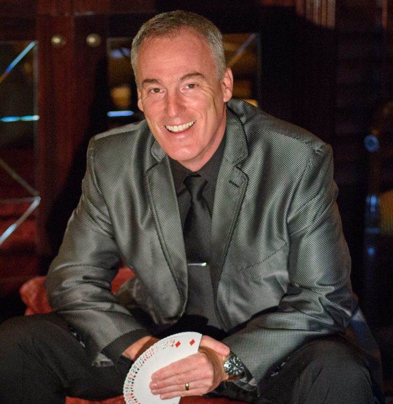 Will Fern - House of Magic | Smoke & MIrrors Theater